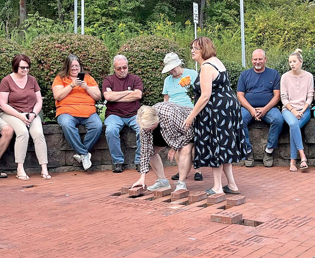 Davis House celebrates a decade of helping cancer patients, families ...